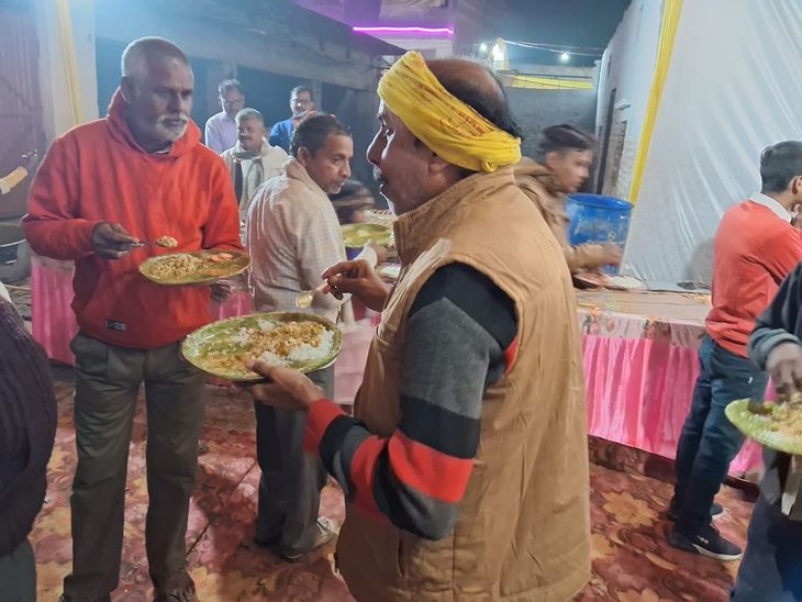 Shrimad Bhagwat Katha ended with a grand feast in Sanauli | सनौली में ...