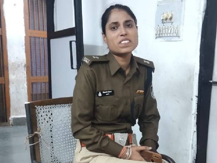 A girl reached the police station in Bhopal wearing the uniform of ...