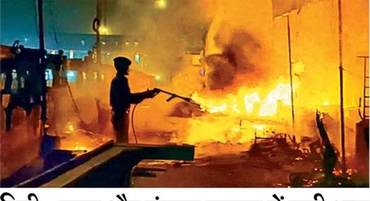 A short circuit caused a fire on the fourth floor of the house, people ...