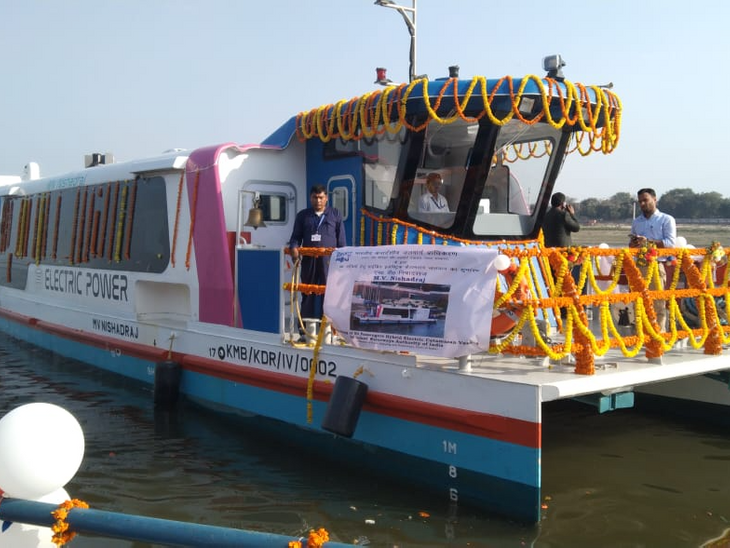 Nishadraj Cruise left from Kashi for Prayagraj | काशी से प्रयागराज के ...
