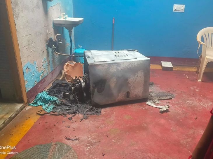 Automatic washing machine exploded with a blast in Sitapur