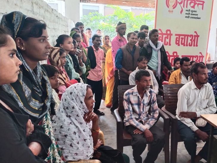 To stop child marriage, call 1098 | बाल विवाह रोकने को 1098 पर करें फोन ...