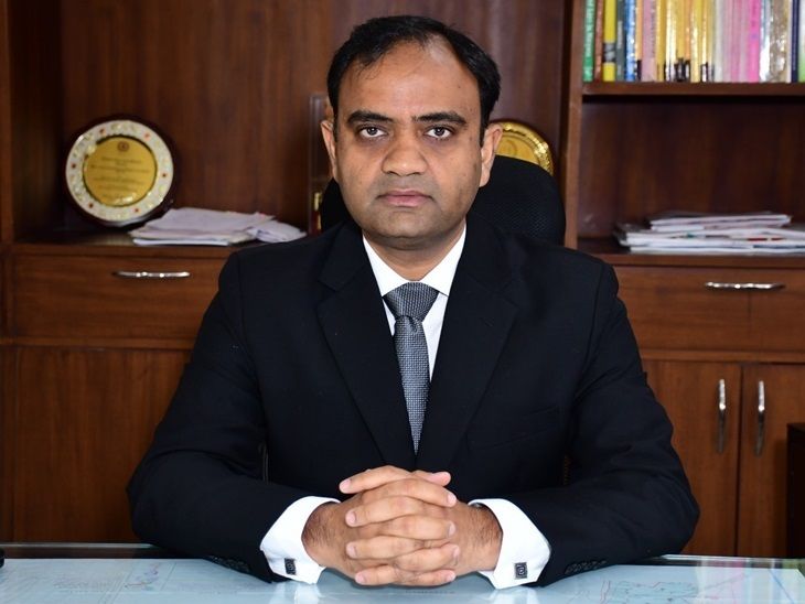 Haryana Rohtak DC Dhirendra Khadgata decision Officers and employees presentation Gita Mahotsav ...