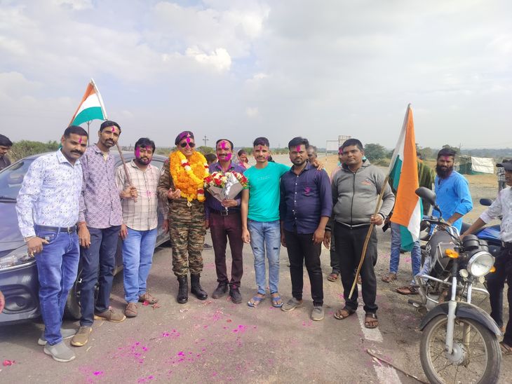 Multai: Soldier who returned after serving the country was welcomed ...