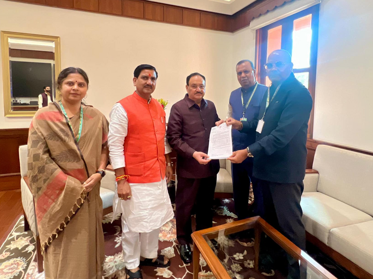 Raipur Dhamtari Minister Ajay Chandrakar met JP Nadda and Gadkari to ...