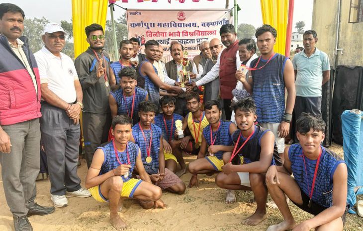 Players of Jubilee College of Bhurkunda won seven medals including ...