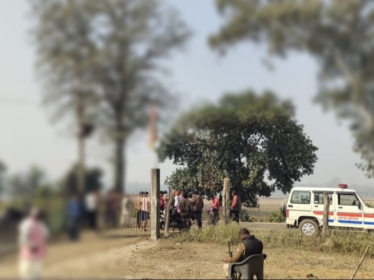 The body of a young man was found hanging in the forest in Bahraich ...