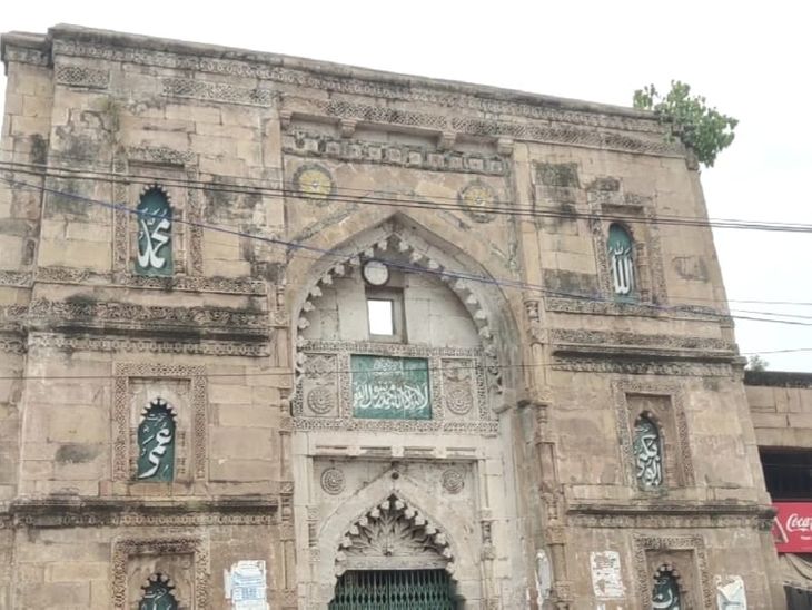 Atala Masjid vs Atla Devi Temple case reaches High Court | अटाला मस्जिद ...