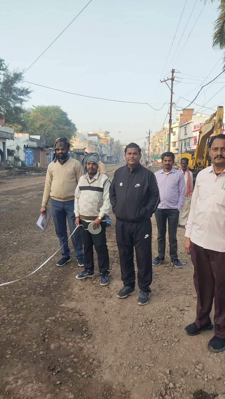 The road from Chandpur crossing to the bus stand will be 90 feet wide ...