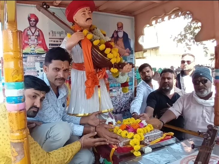 Saint Namdev Maharaj's Rath Yatra reached Barwah | संत नामदेव महाराज की ...