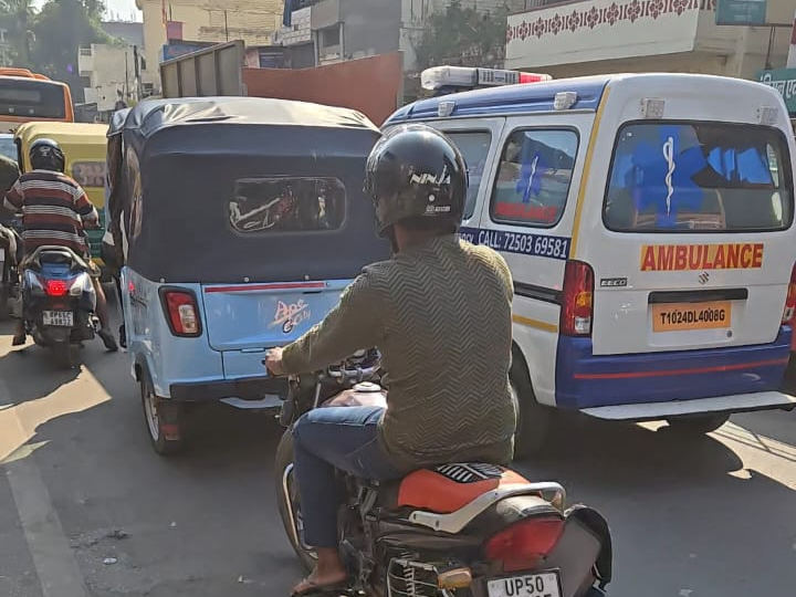 Ambulance kept sounding its hooter on VIP route, vehicles kept crawling ...