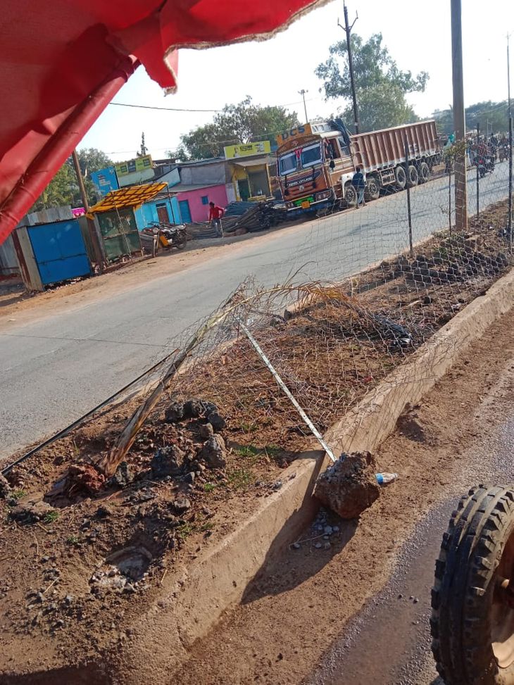 The vehicle broke the wire fencing installed in the divider, damaged ...