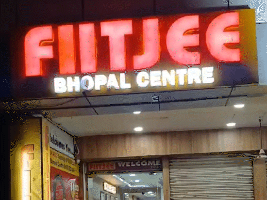 Bhopal FIITJEE Coaching Fraud Case Update | Student Fee Payment