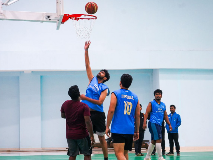 IIM Bodh Gaya victorious in cricket and 100 meter race | आईआईएम बोधगया ...