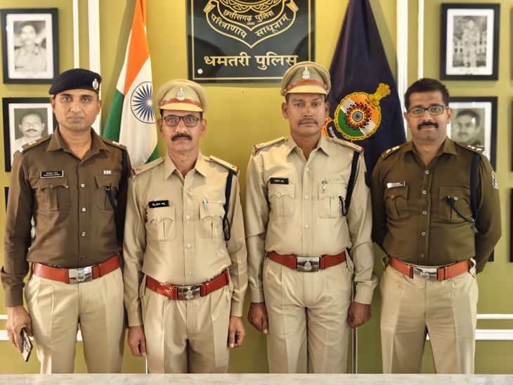 2 head constables were made ASI by putting stars on their shoulders