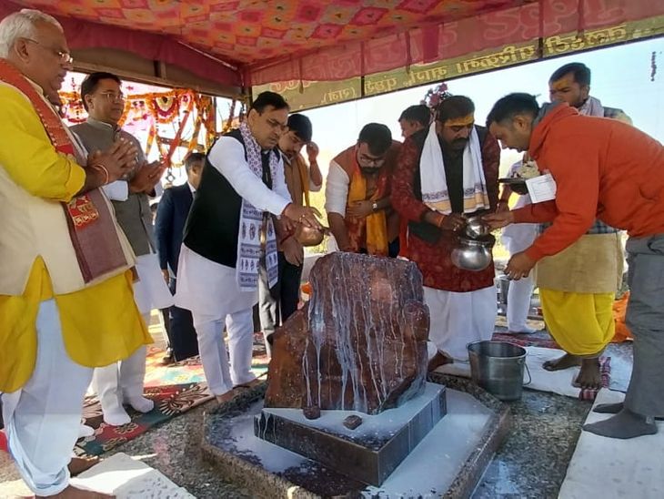 Rajasthan CM laid the foundation stone of a development project in Mathura