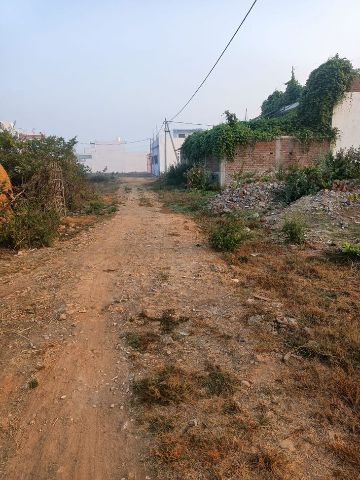 Make a gravel or CC road on a kutcha road | कच्चे रास्ते में मुरूम या ...