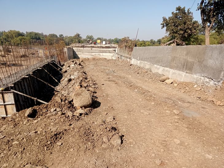 Travelling on the new route of Rajgarh-Pachor has become difficult ...