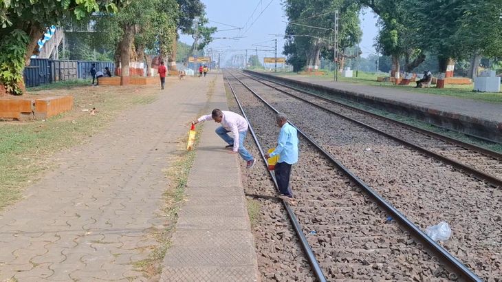 After the old foot overbridge was demolished at Sonua station, the pace ...