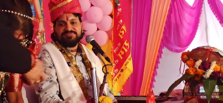 Ganga Maaiya flow slowly, all the four holy places are in my boat ...