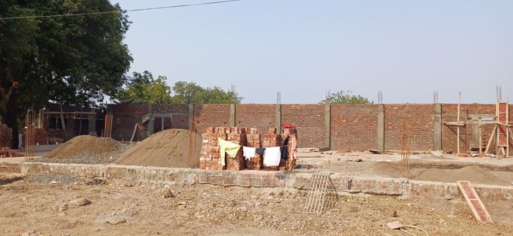 The construction of the ashram being built on the banks of Narmada is 60 percent complete ...