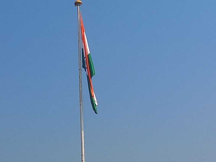 105 feet high tricolor installed at Ramsnehi Ghat | रामसनेही घाट में ...