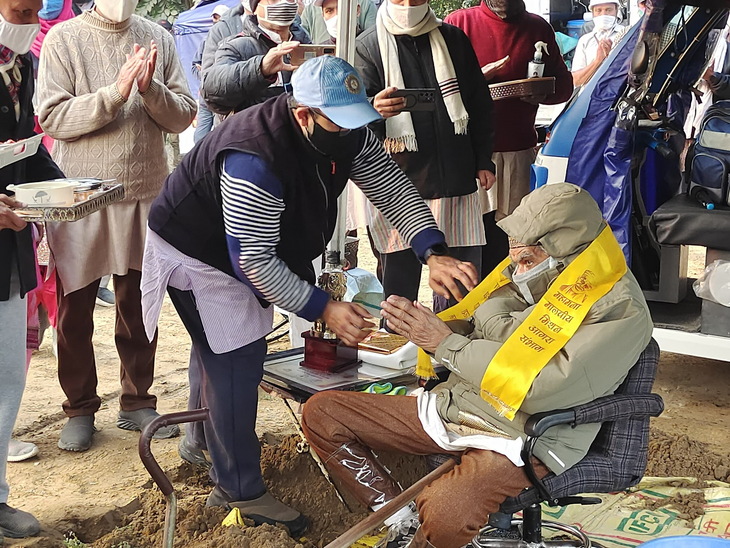 Guru of Radhaswami Satsang Sabha Prof. PS Satsangi honored | राधास्वामी ...