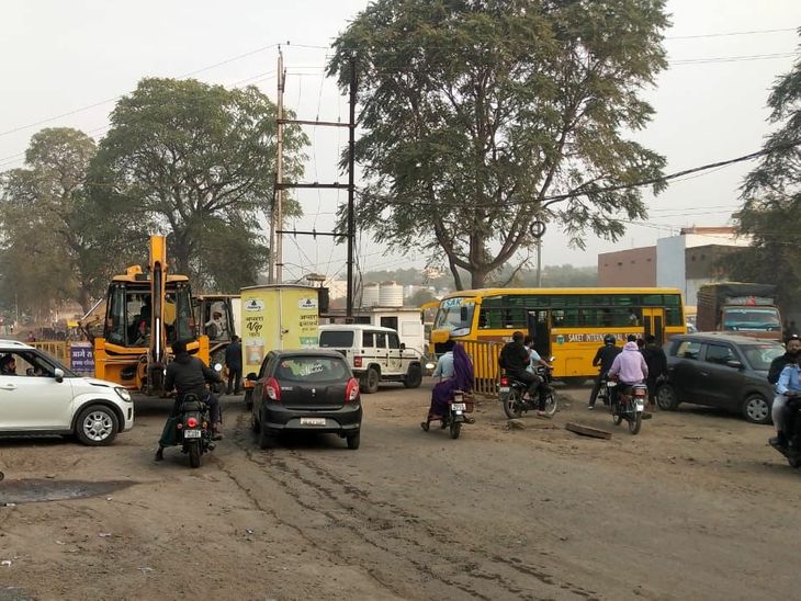 The culvert near Anjad Naka will be widened