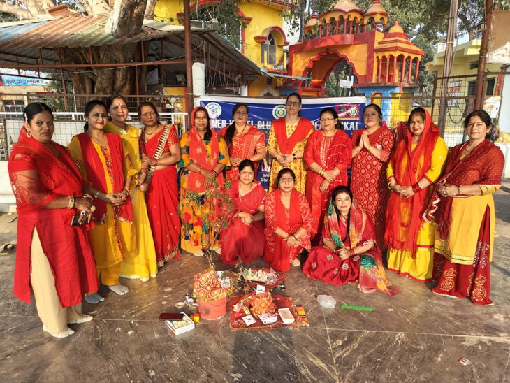 Inner Wheel Club celebrated Tulsi Pujan Day in Mandla | मंडला में इनर ...