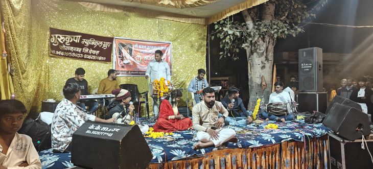 Hanuman Ashtami: Khedapati Sarkar adorned with pearl and star studded ...