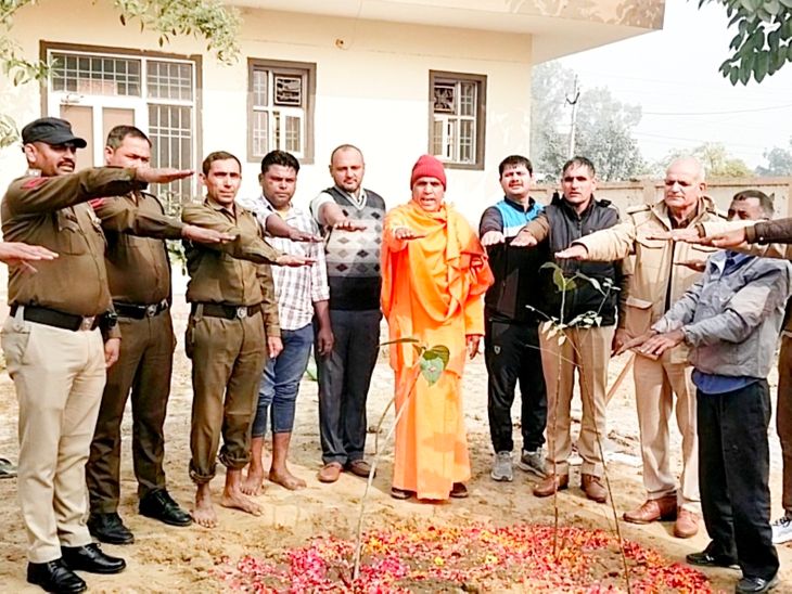 Rohtak Kalanaur Triveni Baba Plantation | कलानौर पहुंचे त्रिवेणी बाबा ...