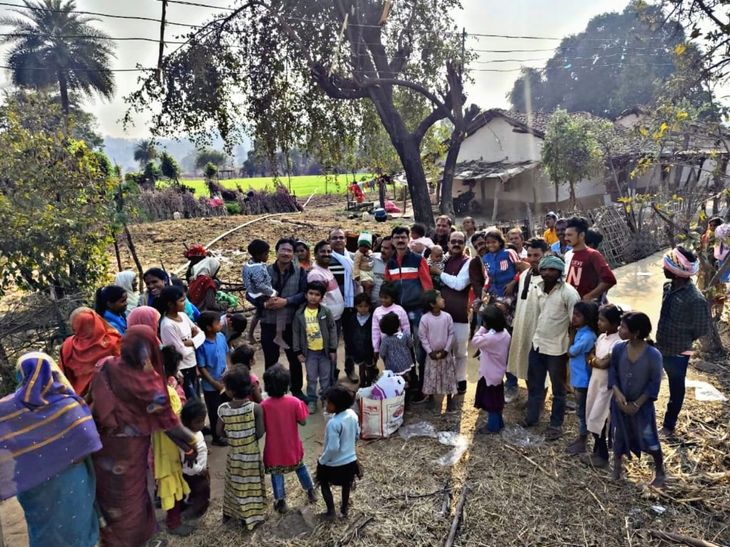 Maheshwari community helped the needy in Seoni Malwa | सिवनी मालवा में ...