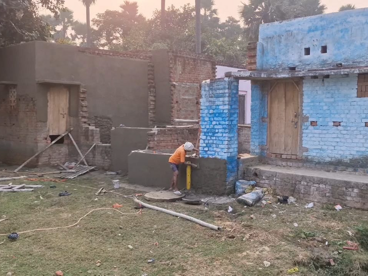 Irregularities were committed in the construction of cluster in Aadarsh Gram Nand | आदर्श ग्राम ...