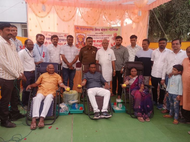Blood donation done on the birth anniversary of Bharat Ratna Atalji ...