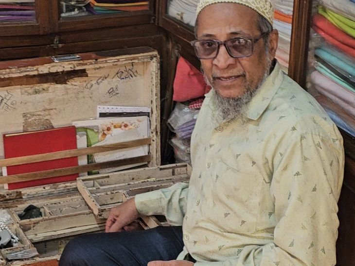 The locks of four shops were broken in Subhash Market | सुभाष मार्केट ...