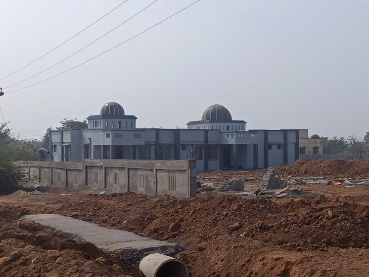 The work of court building in Manawar is in its final stage | मनावर में ...