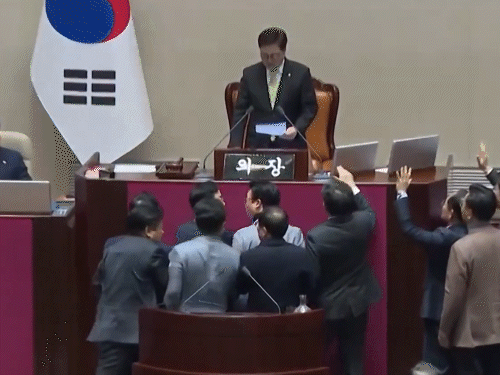 Choi Sang-mok becomes South Korea’s second acting president in weeks | साउथ कोरिया की संसद में ...