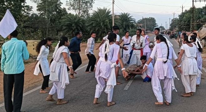 Satnam Samaj celebrated the birth anniversary of Baba Guru Ghasidas ...