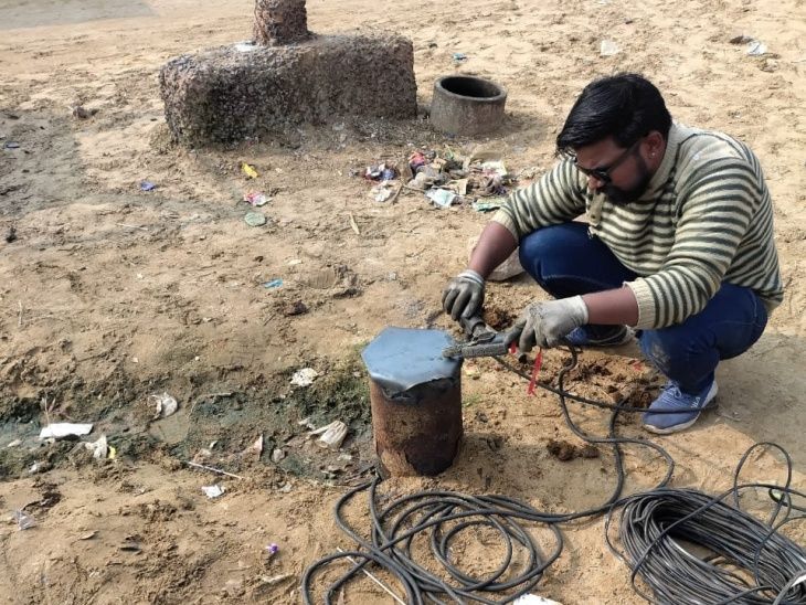 PHED department is busy in closing open bore wells churu Rajasthan ...