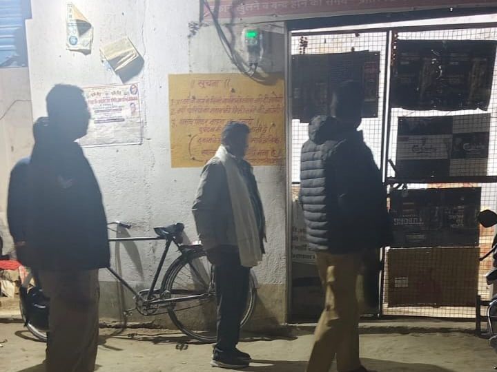 40 drunkards who were spoiling the environment were fined | माहौल खराब ...