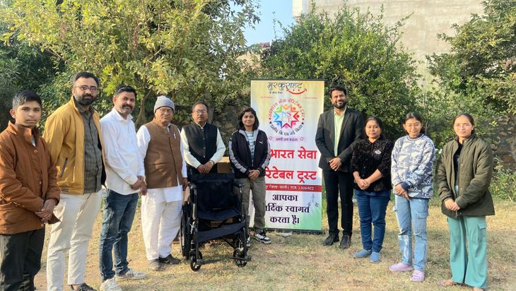 Free wheel chairs were given to needy patients in Sumerpur | सुमेरपुर ...