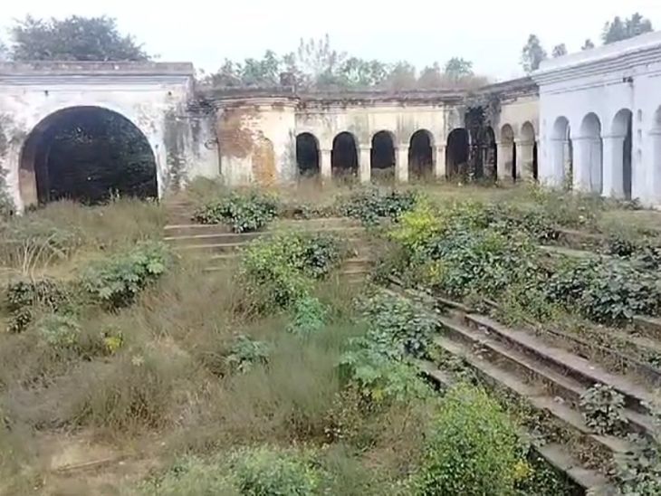 A huge stepwell found in Sambhal, expected to be a historical heritage ...