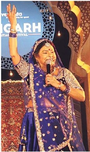 Malini Awasthi sang the Ram Janma greeting song, Nathulal played the drum