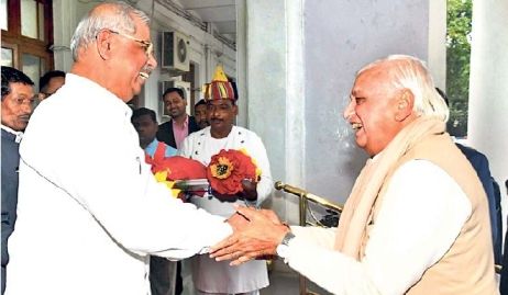 Newly appointed Governor Arif Mohammad Khan reached Patna, was welcomed ...