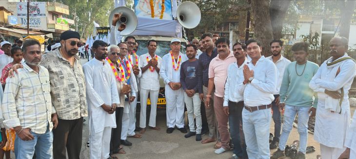 Satnami community took out a procession in the city, people welcomed it