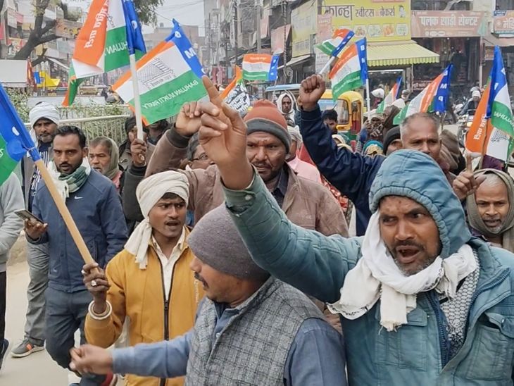 OBC Morcha took out a foot march in Kaushambi | कौशांबी में ओबीसी ...