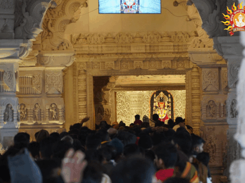 ayodhya On the last day of the year, devotees gathered to see Balakram ...