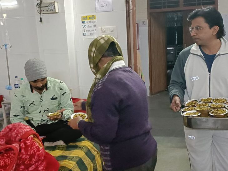 A unique example of service. Nine and a half thousand days. 9 crore ...