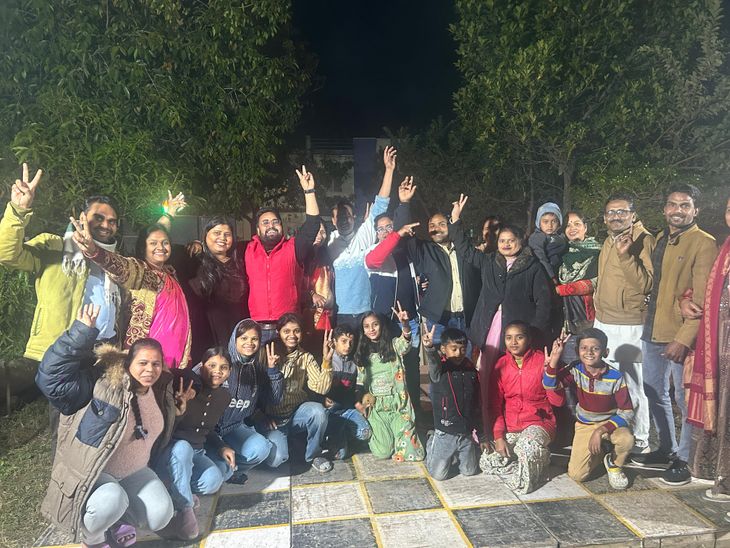 New year was welcomed at 12 midnight in Mandideep | मंडीदीप में रात 12 ...