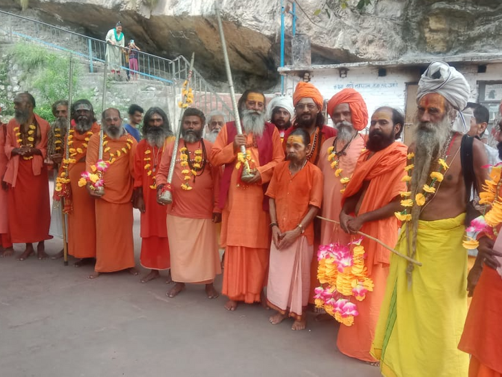 1220 years old sacred stick will be kept in Maha Kumbh | महाकुंभ में ...